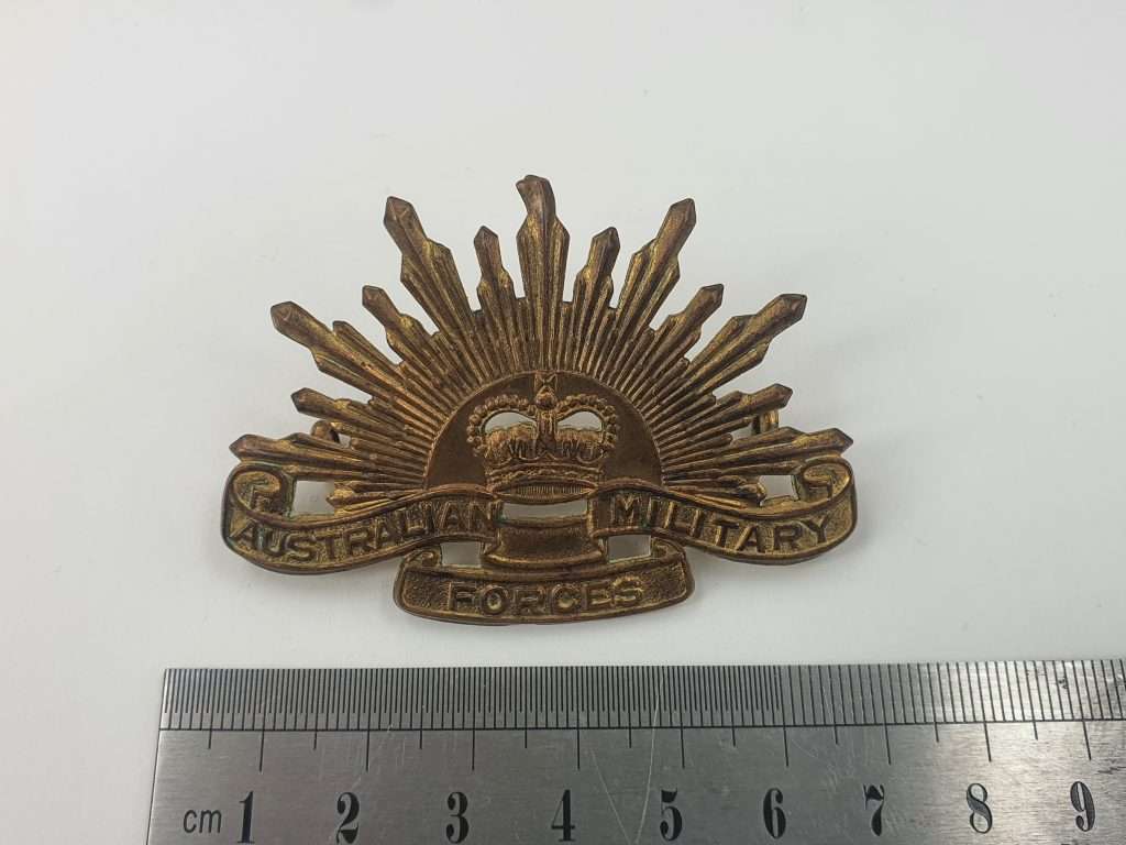 Australian Military Forces Rising Sun Hat Badge QC - Trade In Military