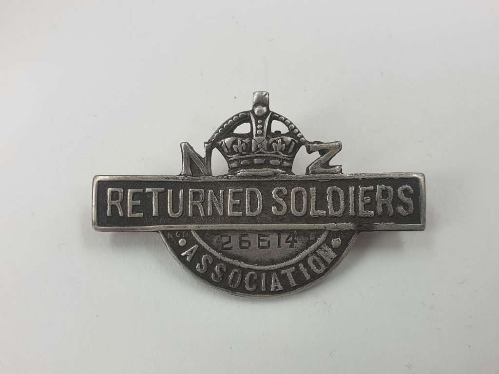 WWI Returned Soldiers Association RSA Badge Large Thomas Havard - Trade ...