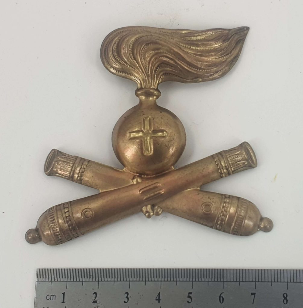 WWII Italian Royal Army Medium Artillery Pith Helmet Badge - Trade In ...