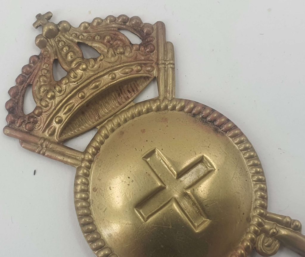 WWII Italian Army Infantry Pith Helmet Badge - Trade In Military