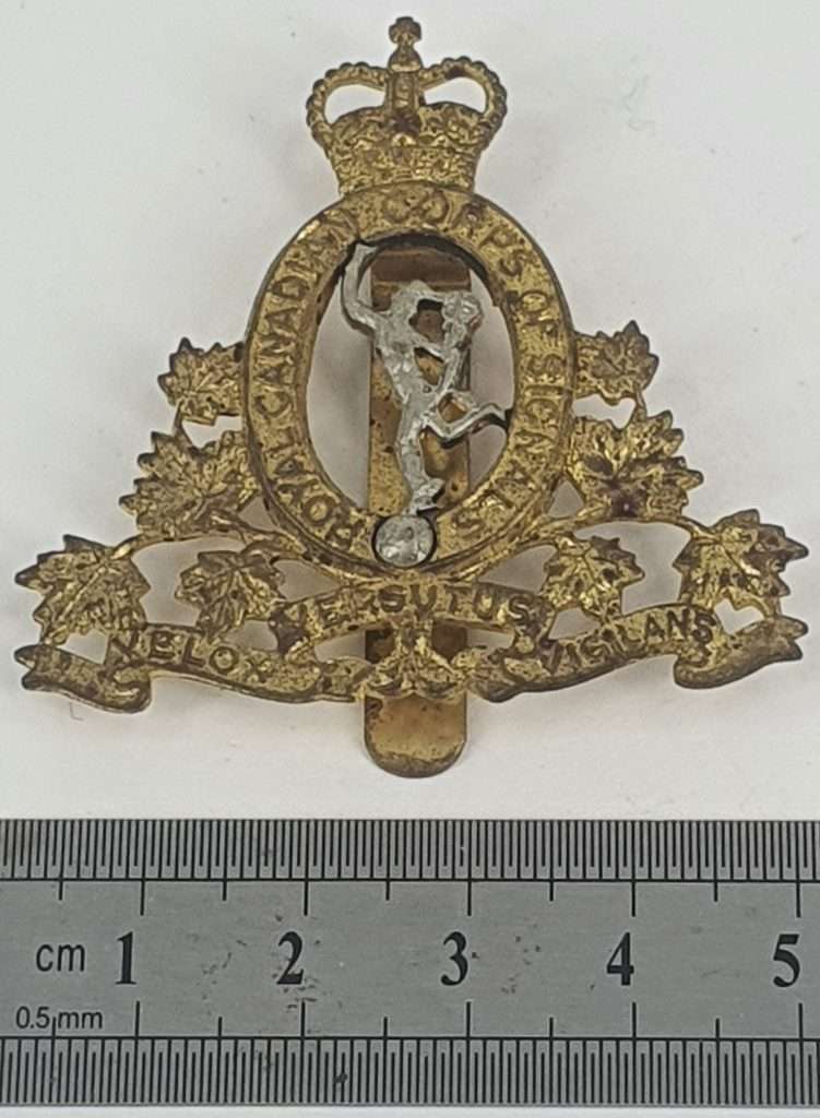 Post War Royal Canadian Corps Of Signals Cap Badge - Trade In Military
