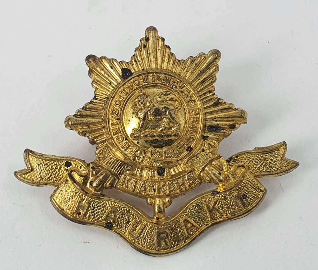 New Zealand 6th Battalion Hauraki RNZIR Cap Badge - Trade In Military