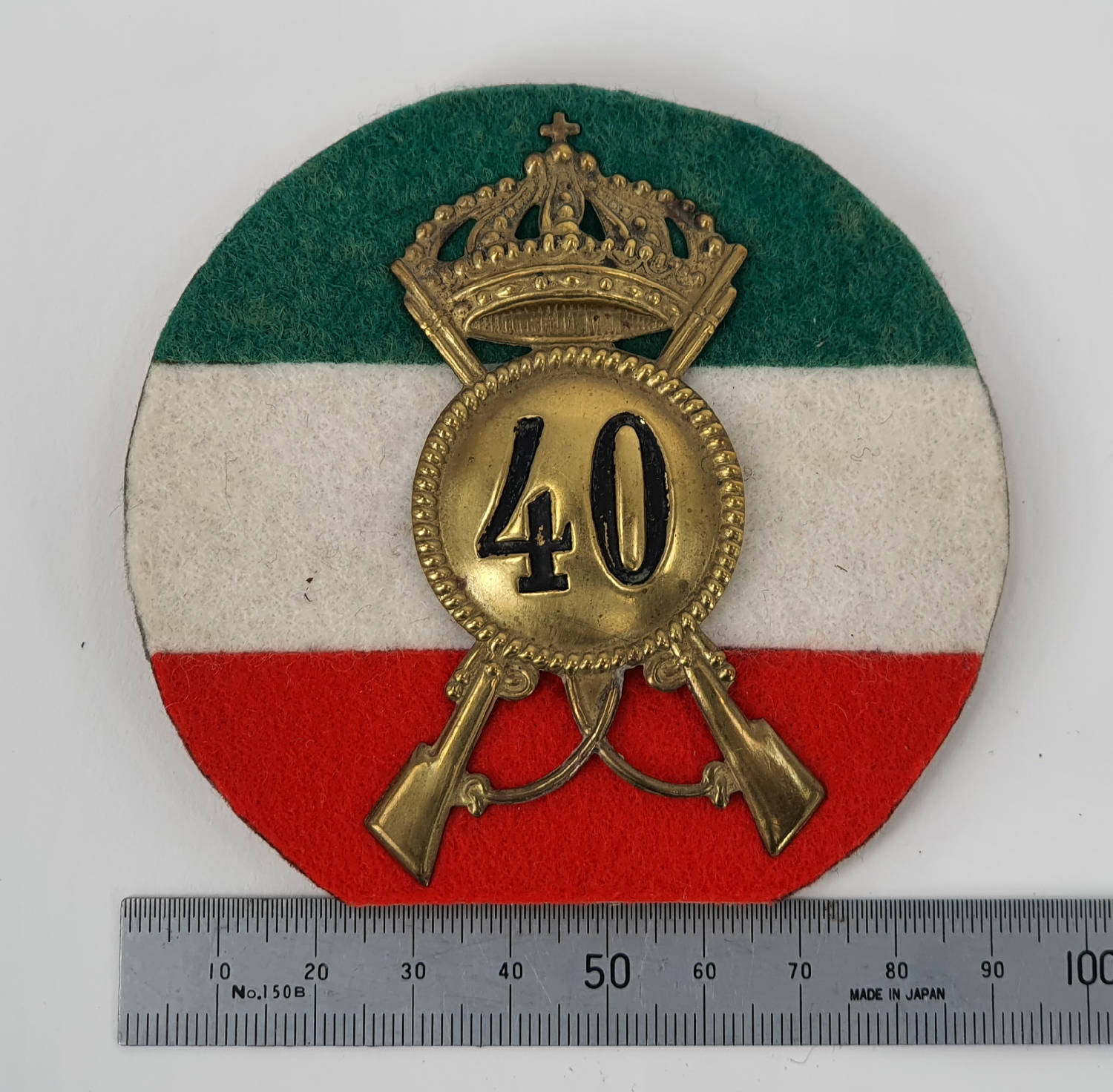 WWII Italian Pith Helmet 40th Regiment Badge - Trade In Military