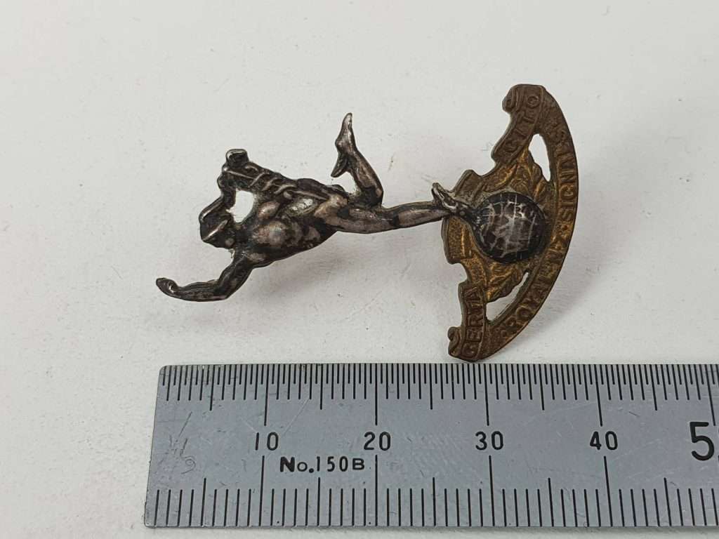 Royal New Zealand Signals Cap/Collar Badge - Trade In Military