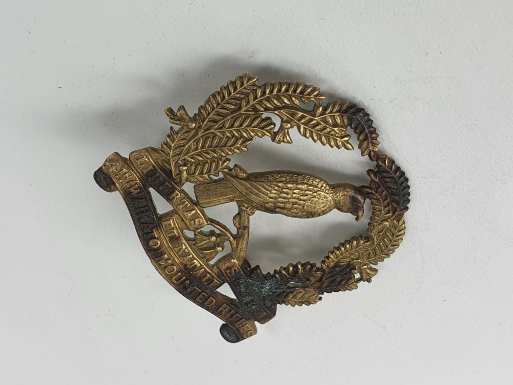 WWI New Zealand 4th Waikato Mounted Rifles Cap Badge - Trade In Military