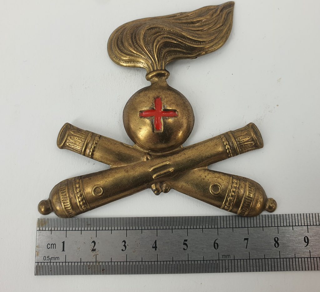 WWII Italian Medium Artillery Pith Helmet Badge - Trade In Military