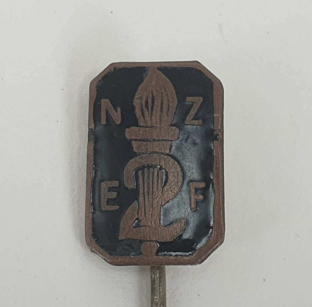 New Zealand 2nd NZEF Association Pin - Trade In Military