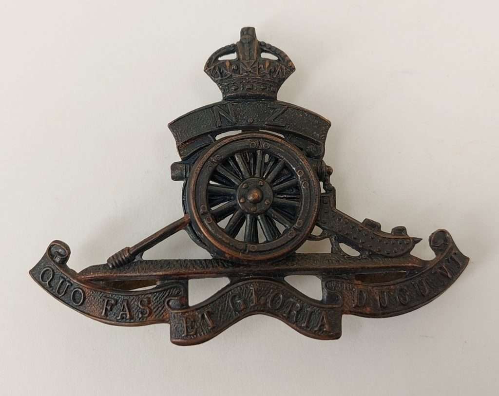 WWI New Zealand Officers Artillery Cap Badge - Trade In Military