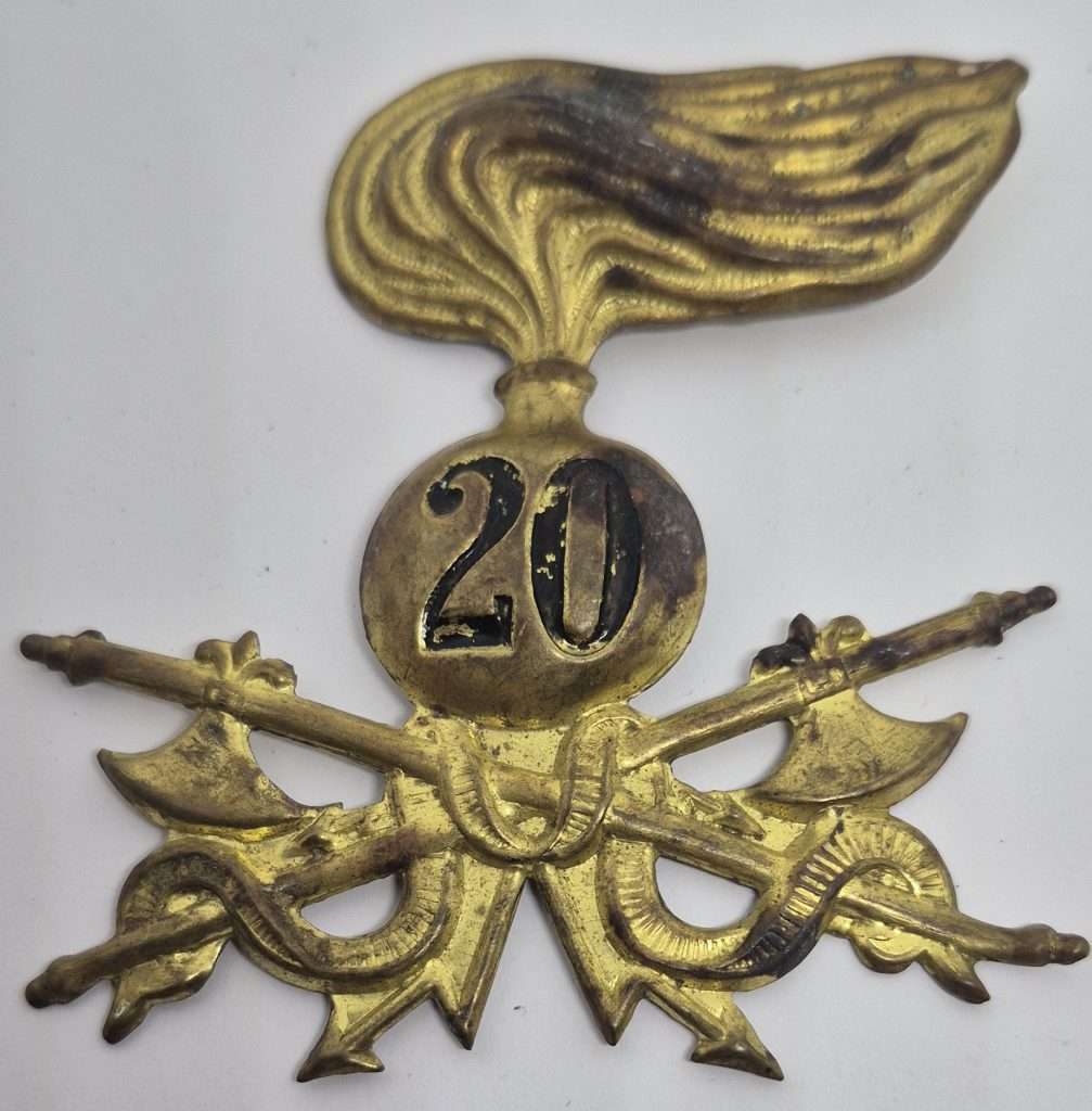 WWII Italian Army Unassigned Engineers Pith Helmet Badge - Trade In ...