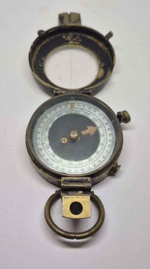 WWII Australian Military Compass Dated 1942 - Trade In Military